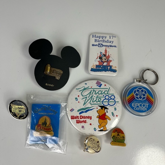 Disney | Toys | Walt Disney Collectors Pinslot Of Seven And One Epcot ...